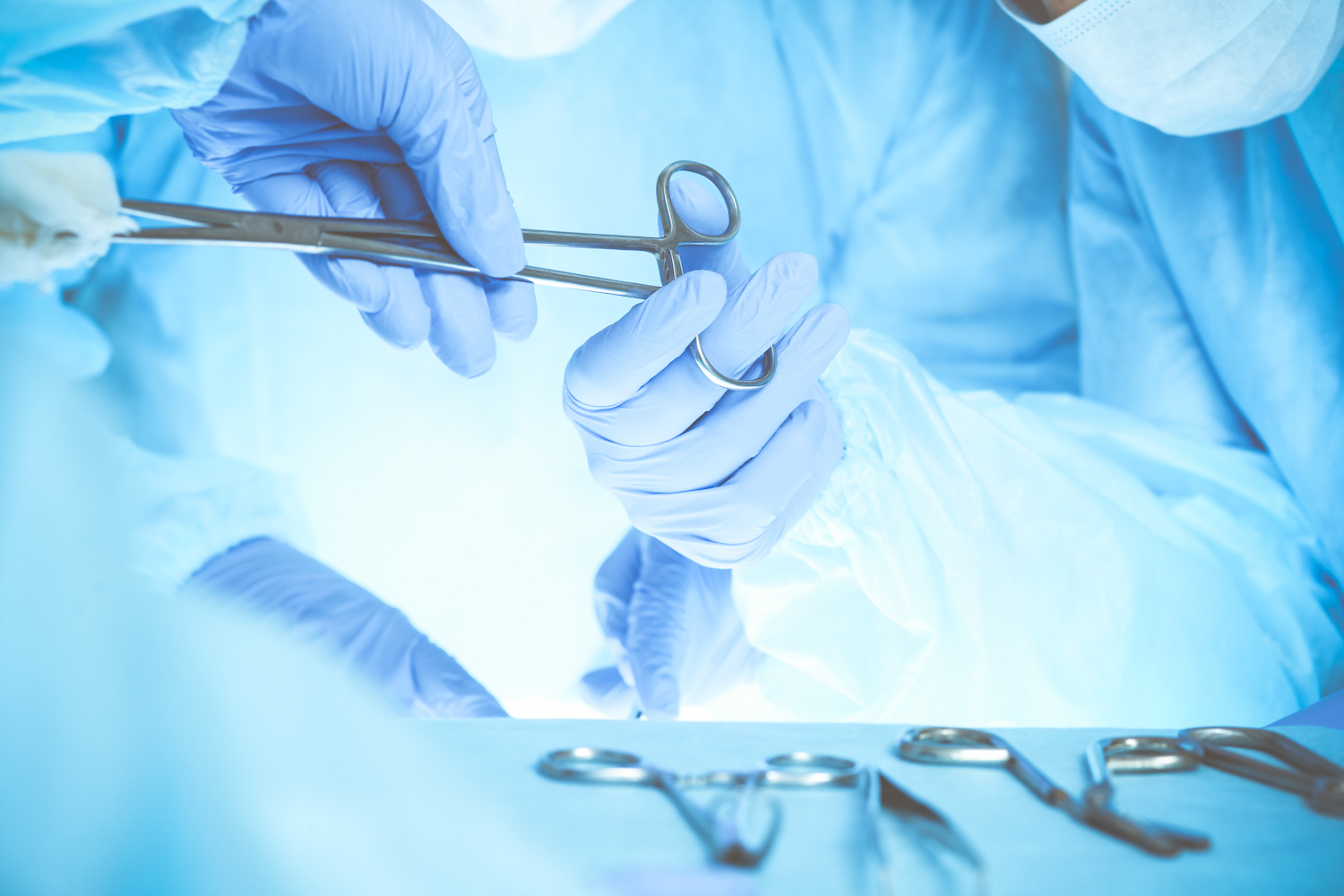 Εγχείρηση κήλης με πλέγμα: Πώς αυτό βελτιώνει τα χειρουργικά ...